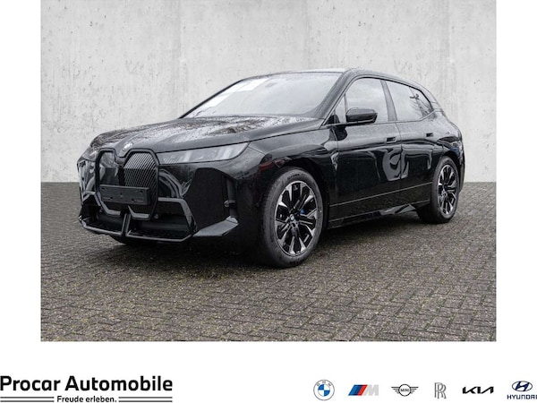 BMW iX vs. Xpeng G9: Elektro-SUV im Vergleich - AUTO BILD