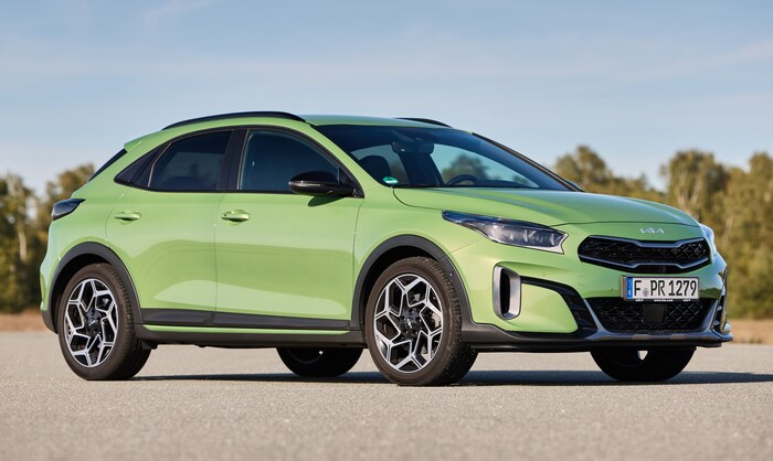 XCeed, CX-30, Ateca oder Karoq: vier Kopakt-SUV im Test - AUTO BILD